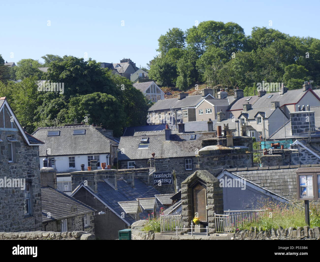 Harlech village hi-res stock photography and images - Alamy