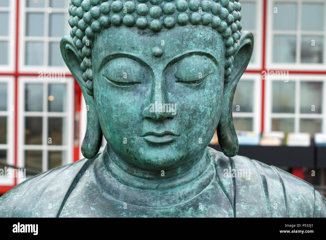 Statue buddhismus hi-res stock photography and images - Alamy