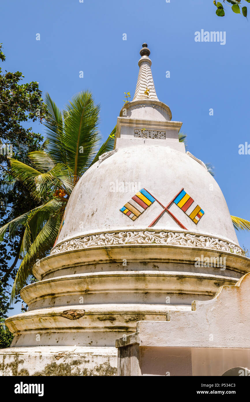 Buddhist stupa at Sri Wickramasinghe ancient temple, Maduwa Island ...