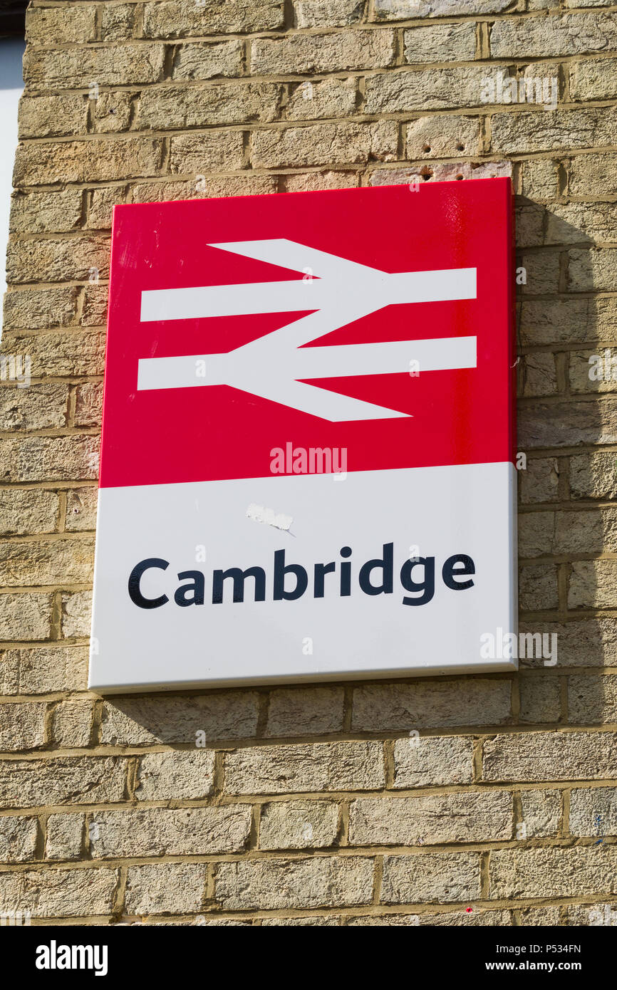 Railway station cambridge hi-res stock photography and images - Alamy