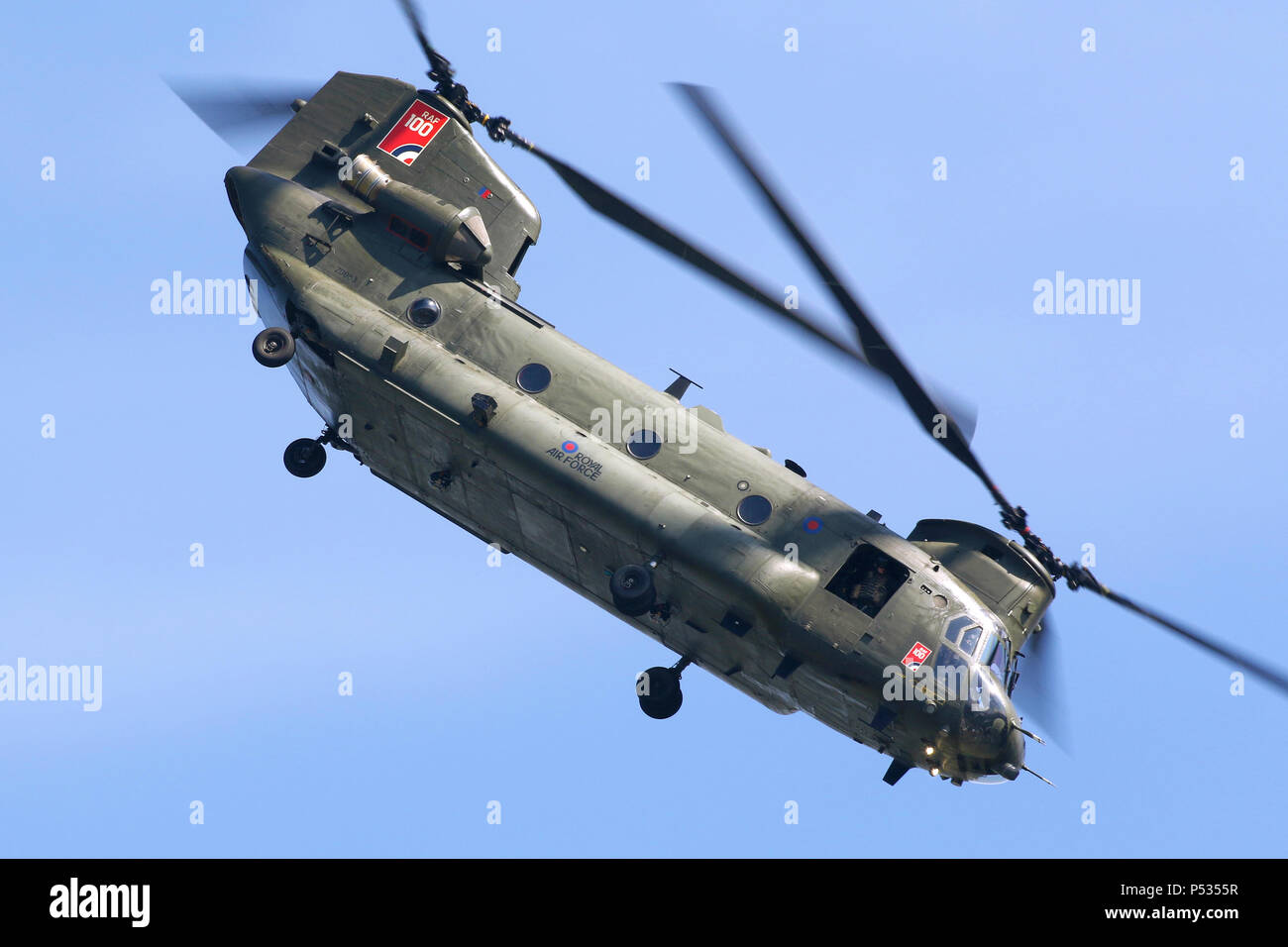 Chinook hc2 raf hi-res stock photography and images - Alamy