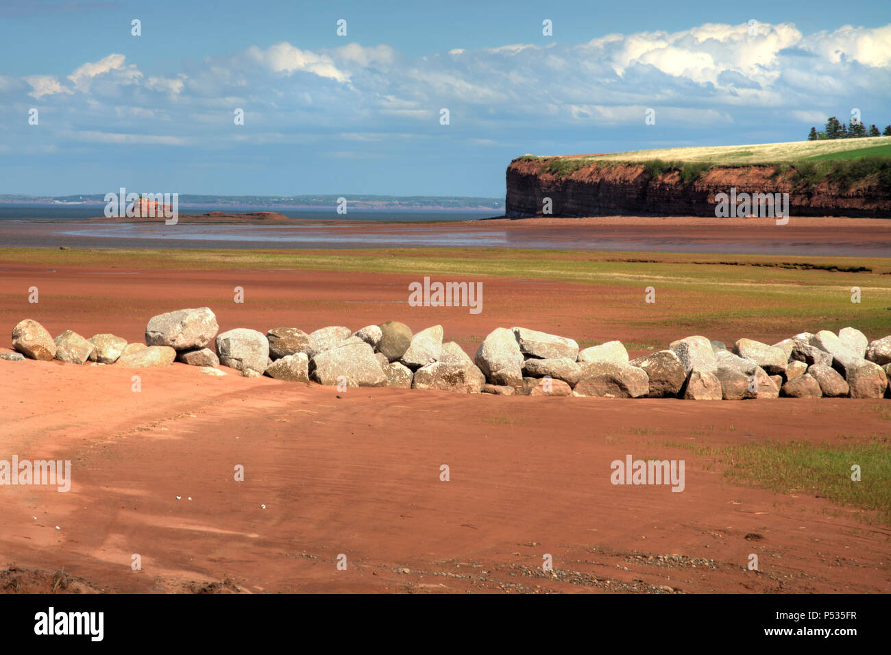 Worlds highest tide hi-res stock photography and images - Alamy