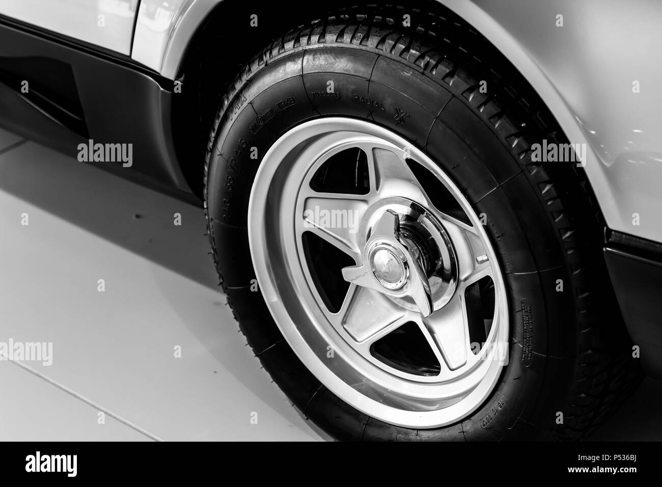 Sports car showroom Black and White Stock Photos & Images - Alamy