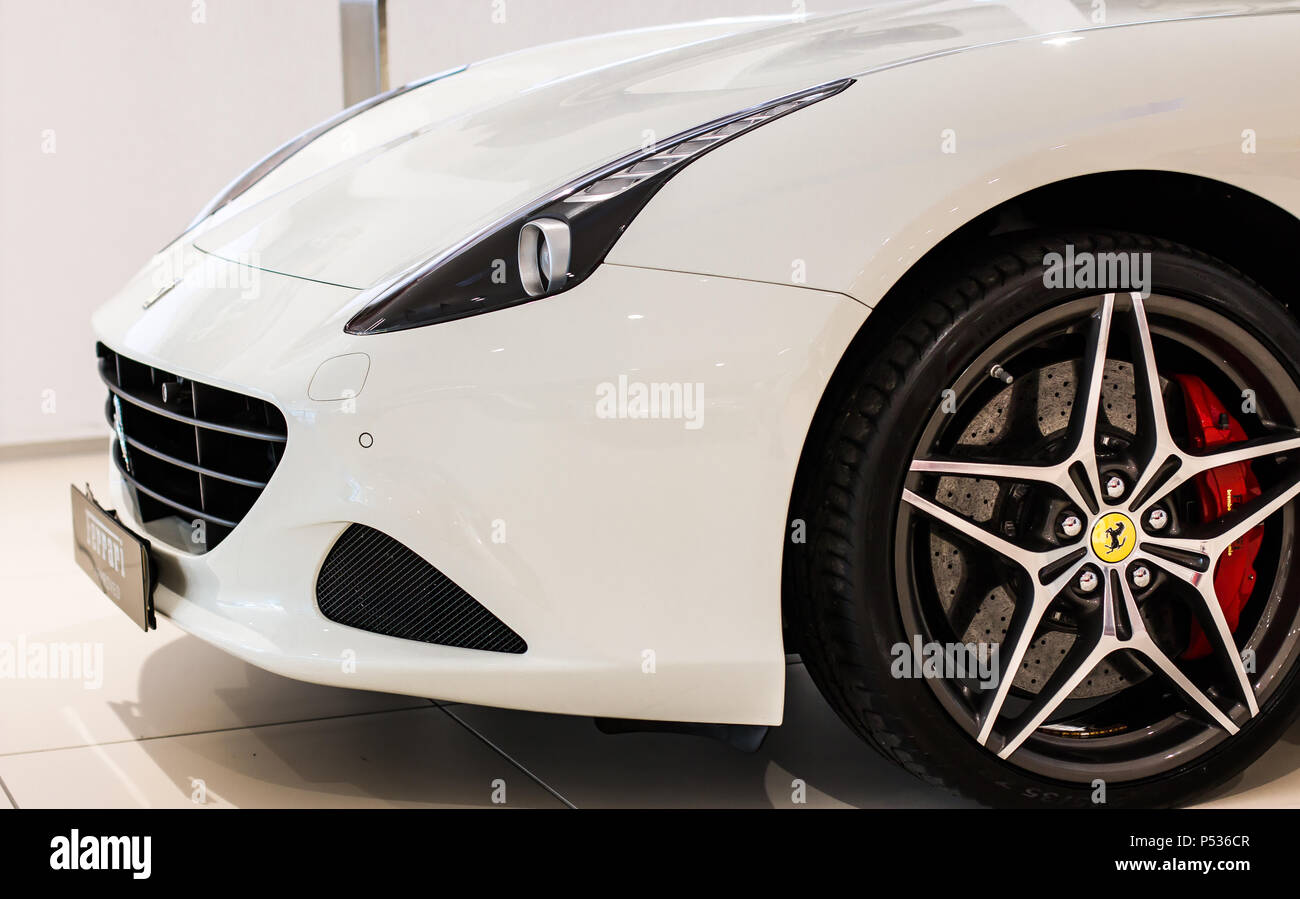 Ferrari california t hi-res stock photography and images - Alamy