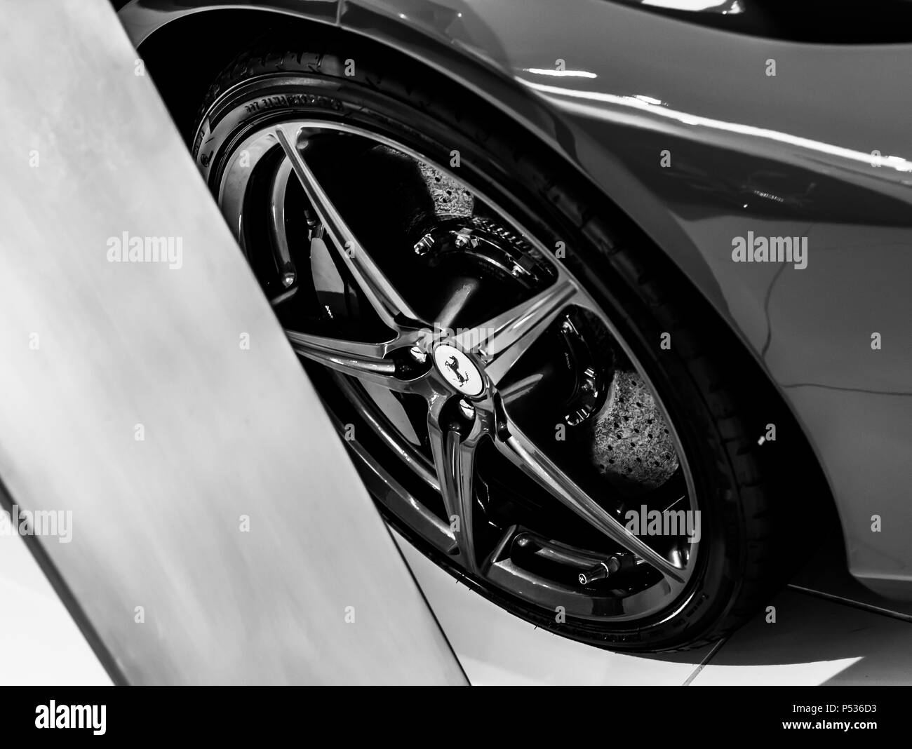The wheel of a modern Ferrari 458 super car Stock Photo - Alamy