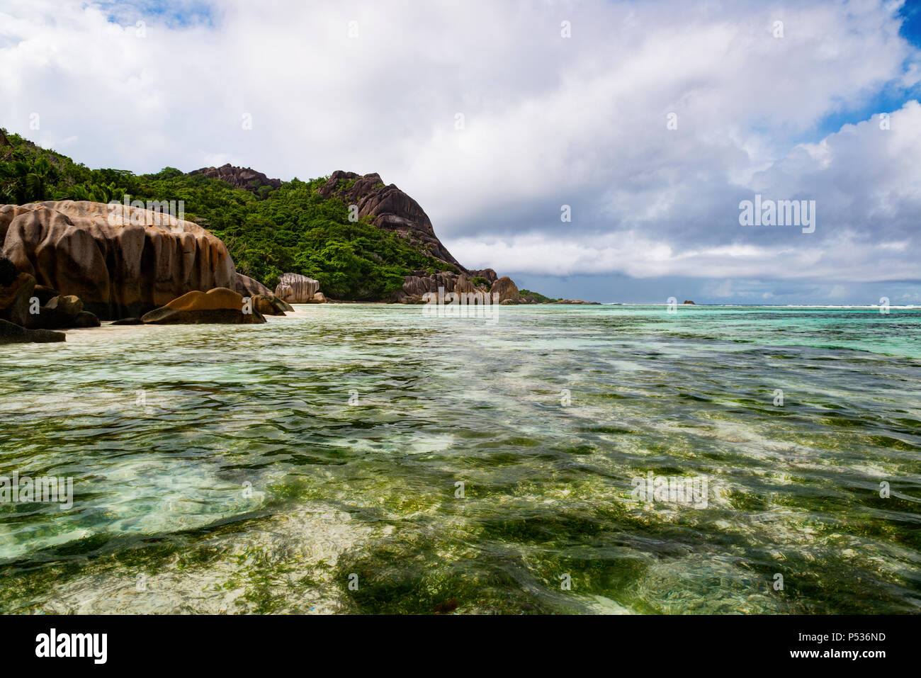 Seychelles amazing tropical beach hi-res stock photography and images ...
