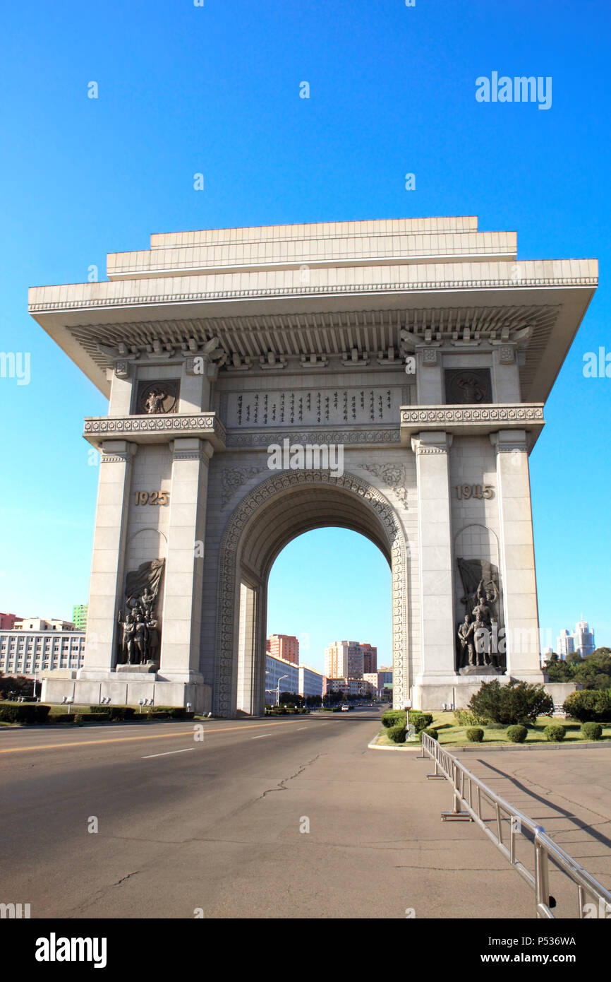 Kim il sung arch of triumph hi-res stock photography and images - Alamy