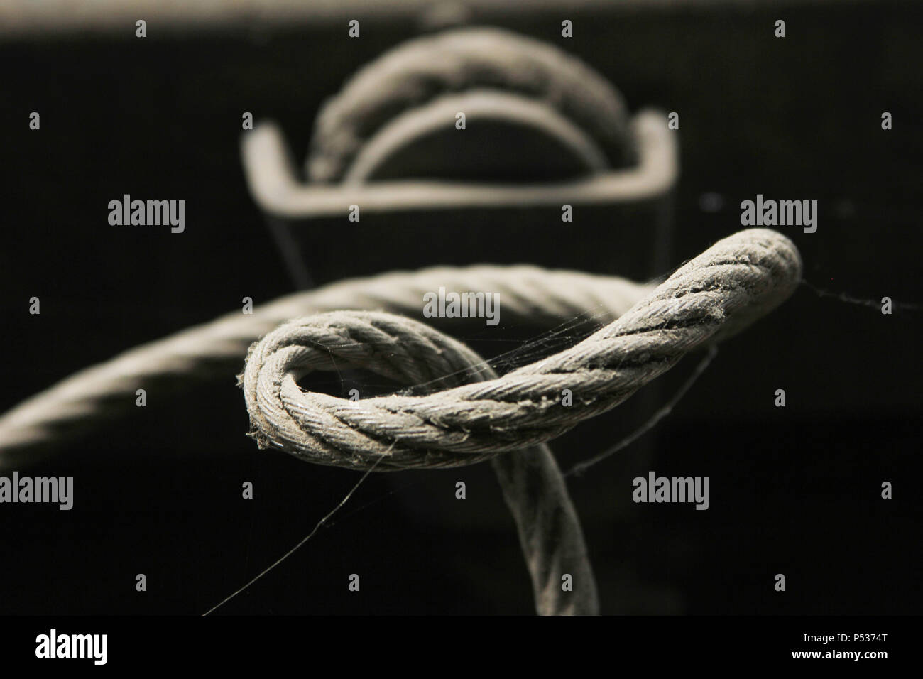 Towing hawser line hi-res stock photography and images - Alamy