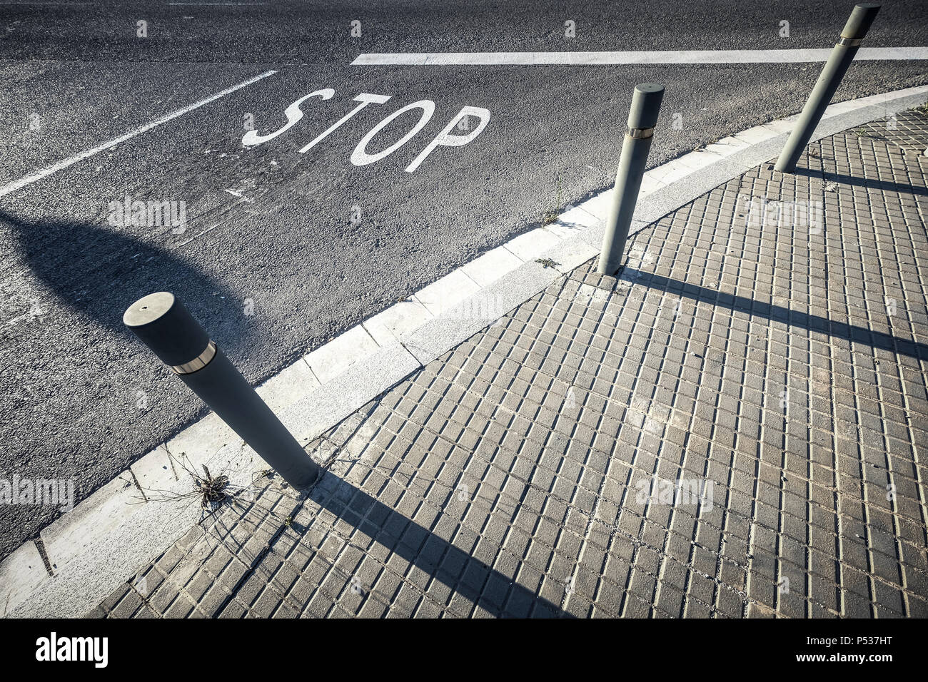 Traffic sign on a street without cars Stock Photo - Alamy