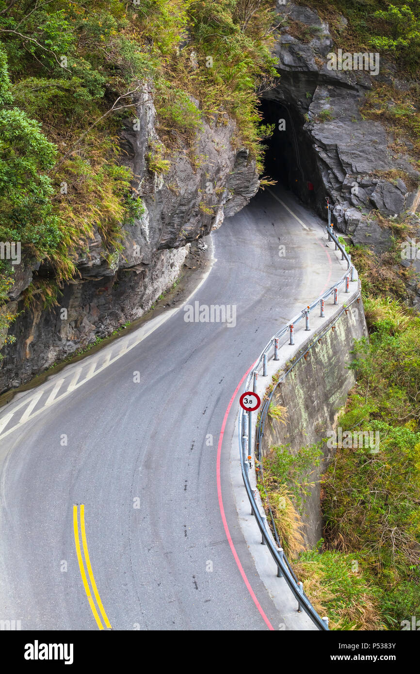 Taiwan road sign hi-res stock photography and images - Alamy