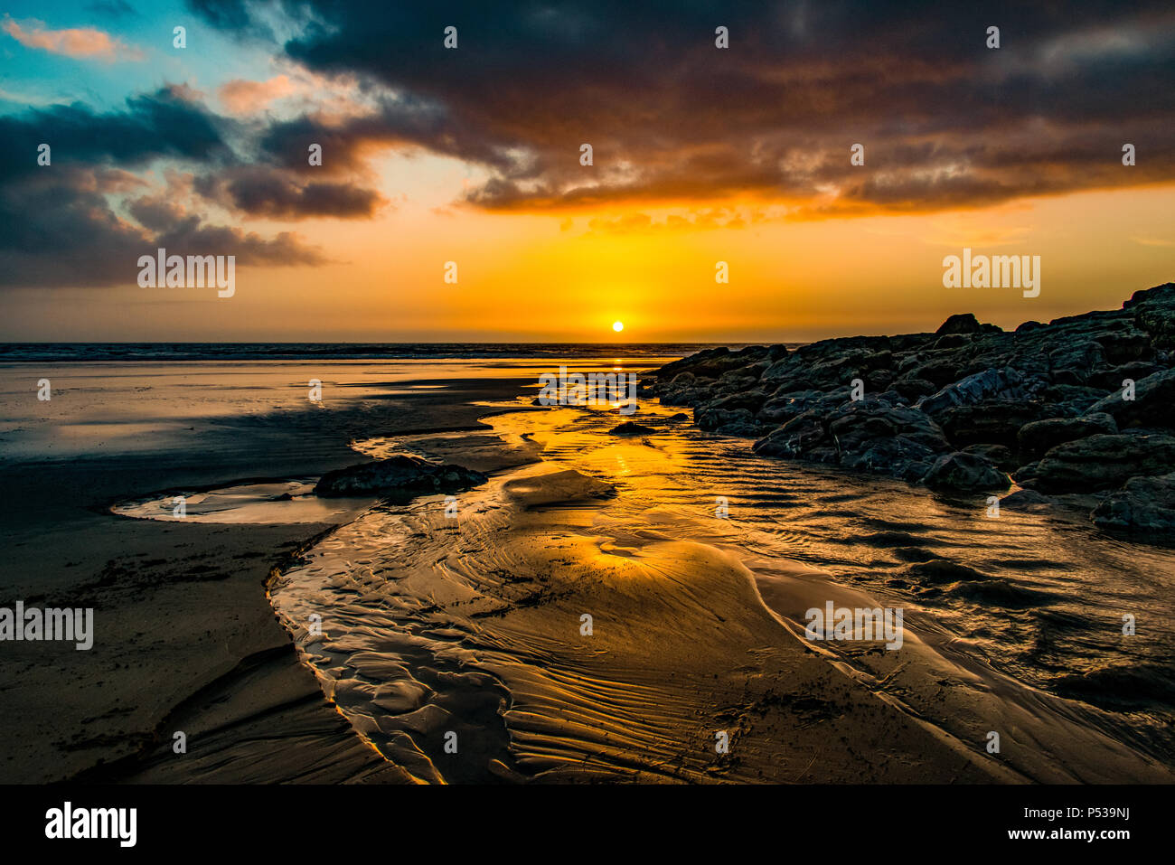 Beach sunset rest bay hi-res stock photography and images - Alamy