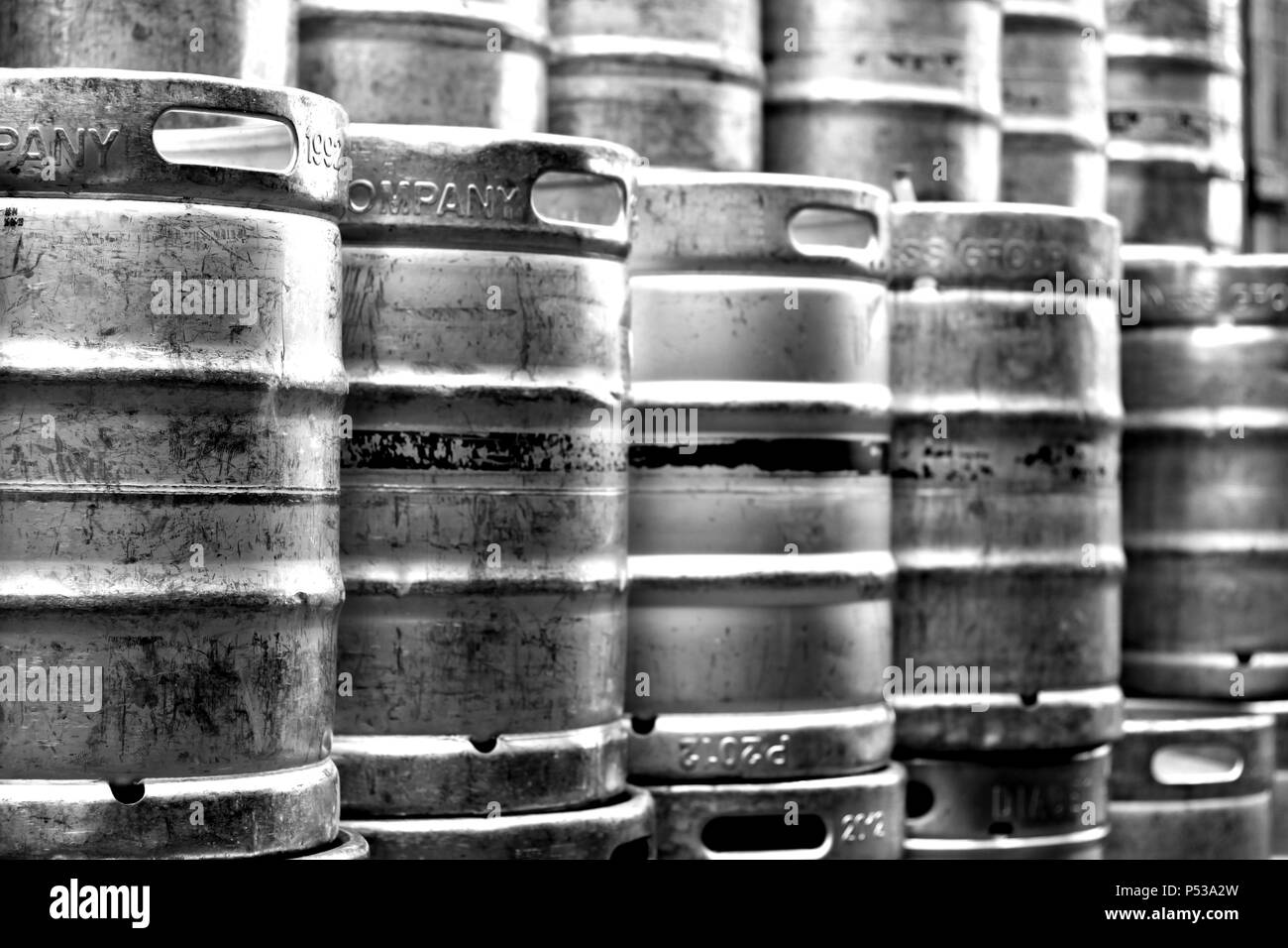 Black and white barrels hi-res stock photography and images - Alamy