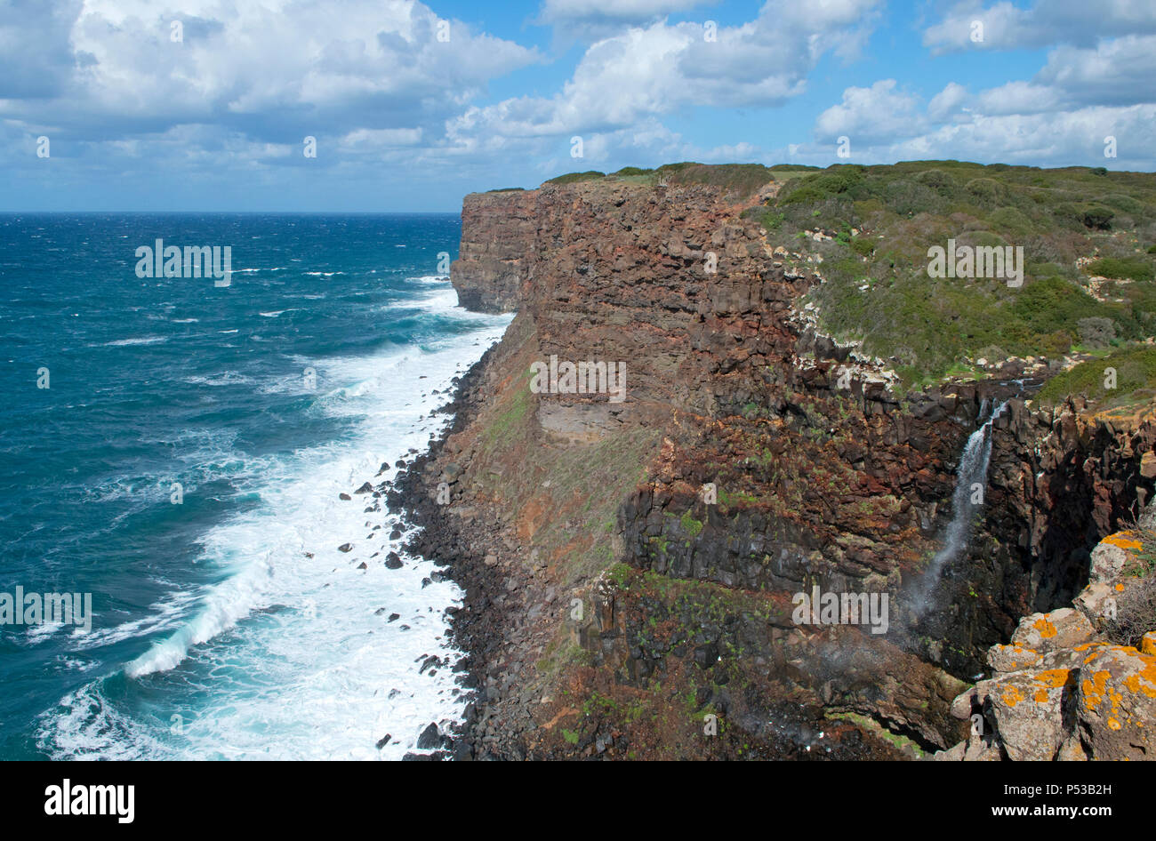 Dramatic cliff waterfall hi-res stock photography and images - Alamy