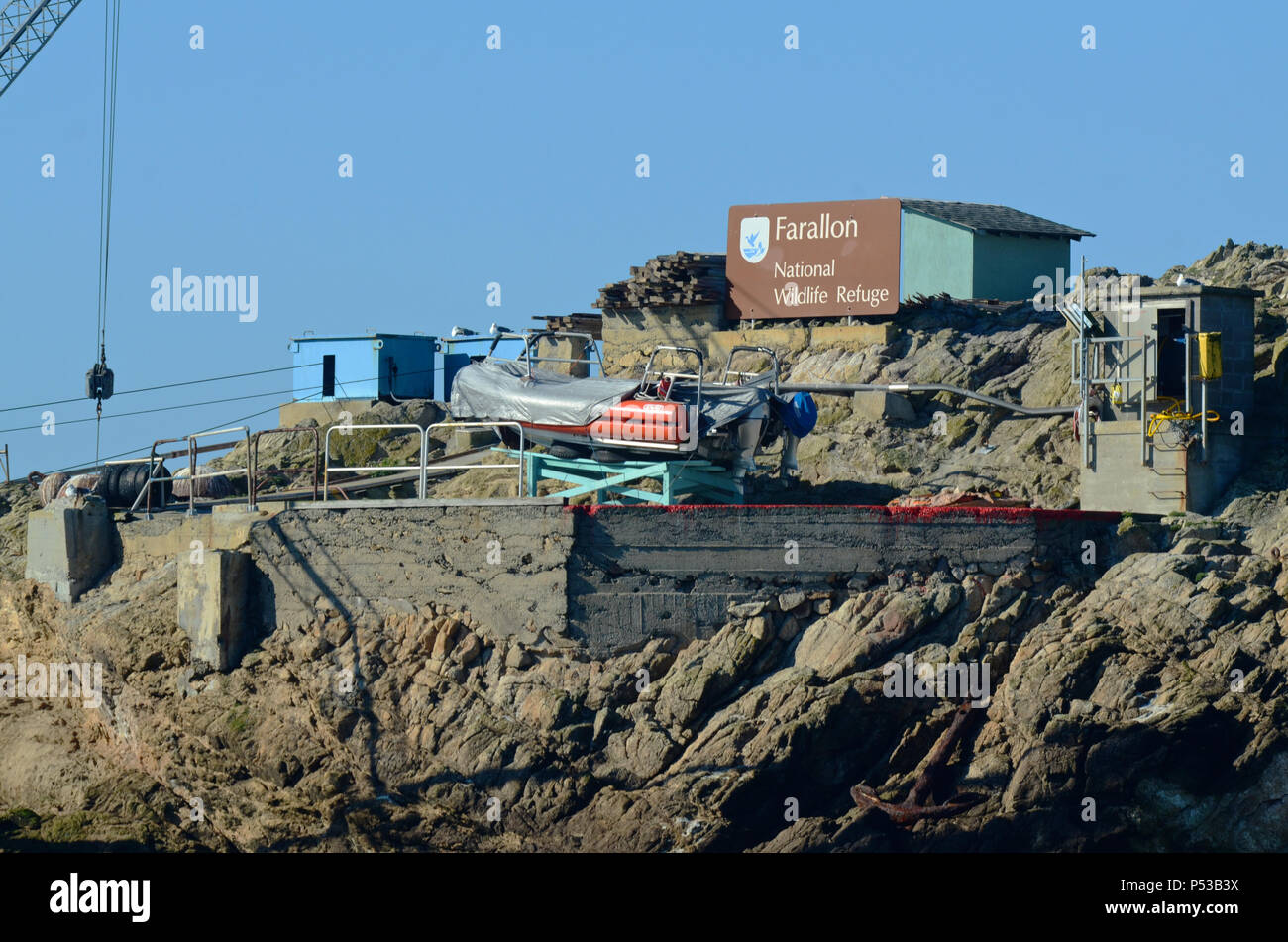 SAN FRANCISCO, NOVEMBER 24 2013, Boat platform on the Southeast ...
