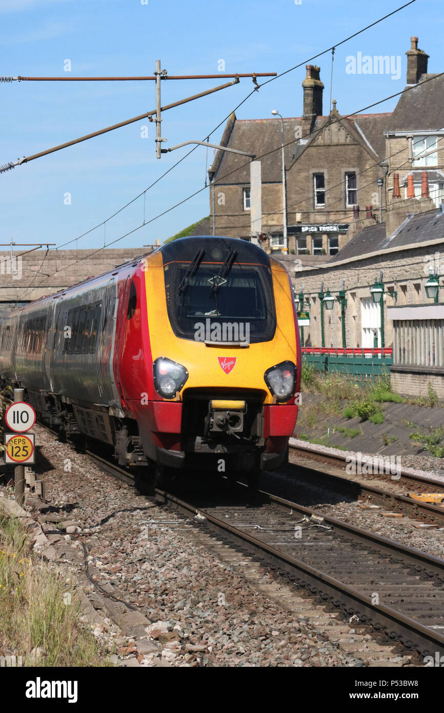 Voyager diesel multiple unit in Virgin West Coast livery passing ...