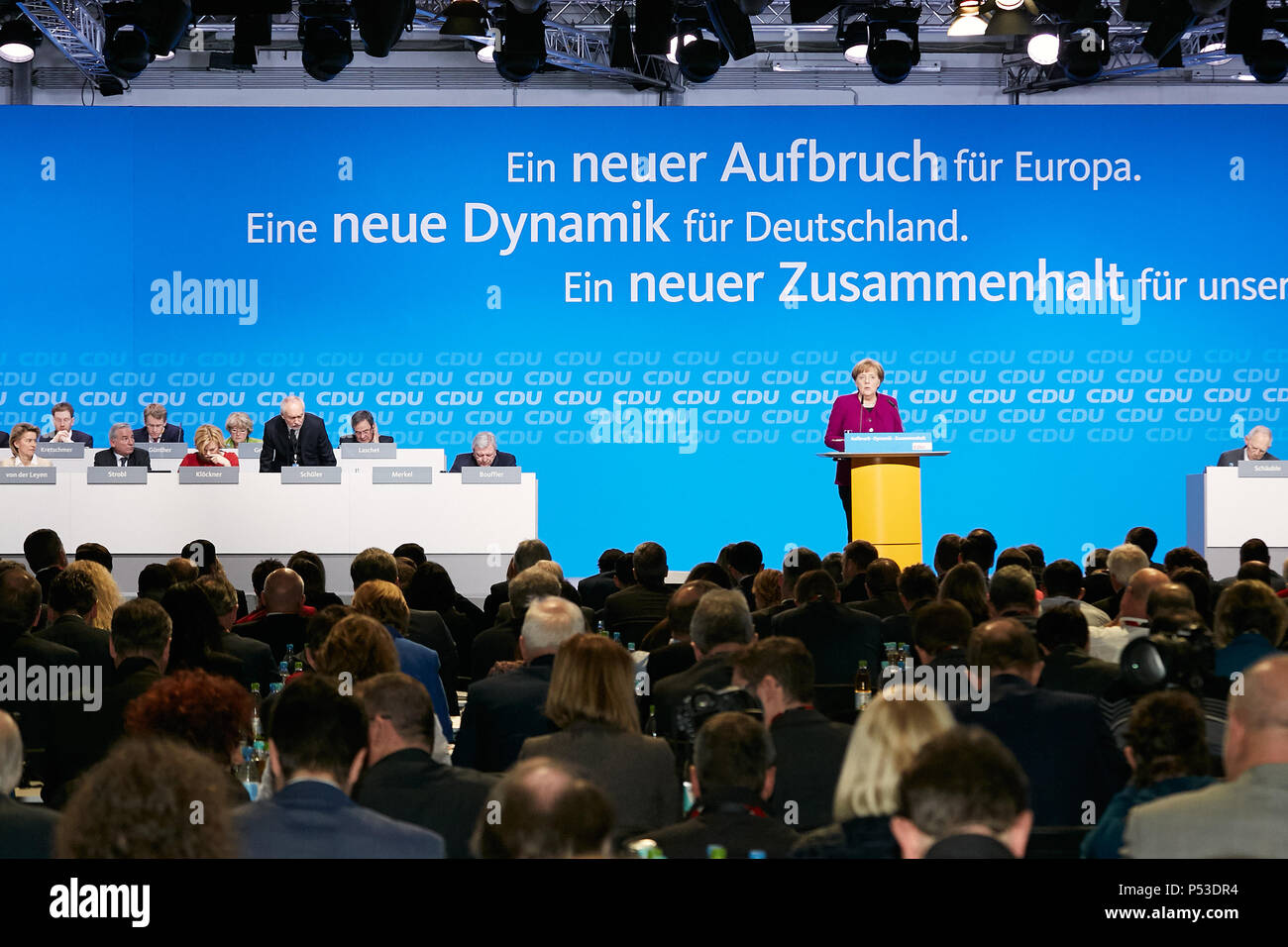 Overview speech hi-res stock photography and images - Alamy