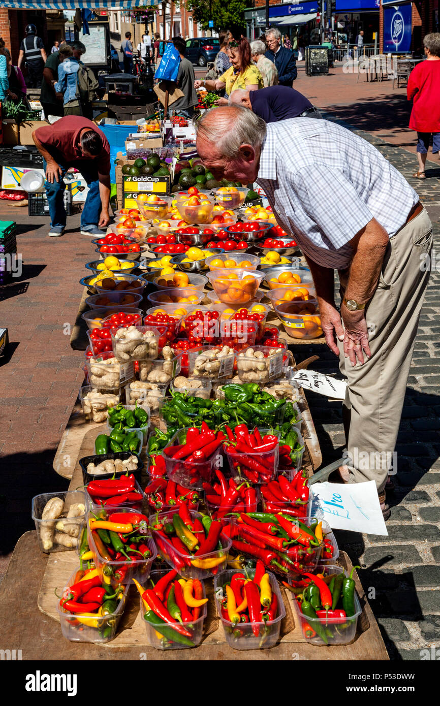 British fruit and vegetables uk hi-res stock photography and images - Alamy