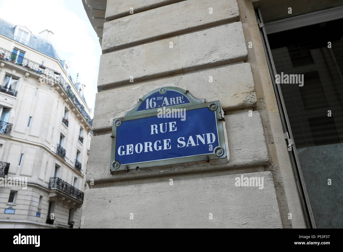 Arrondisement paris hi-res stock photography and images - Alamy
