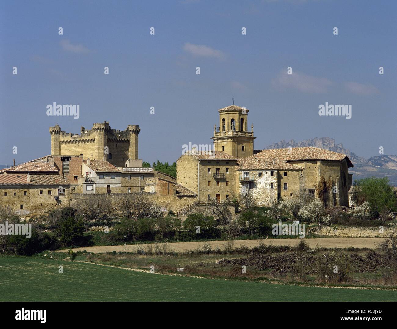 Castillo sajazarra hi-res stock photography and images - Alamy