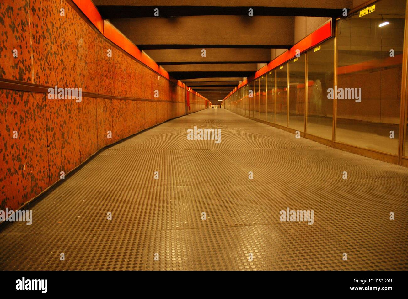 Italy. Milan. Subway station. Hall. Inside Stock Photo - Alamy