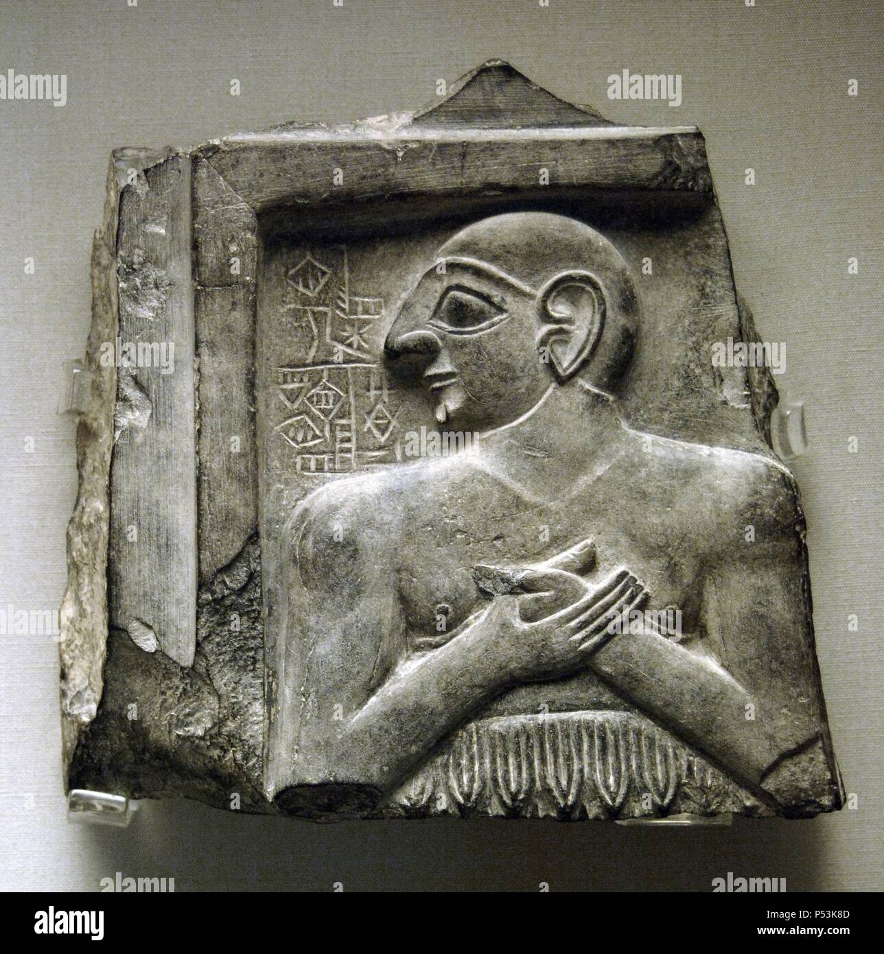 Ancient sumerian stone carving hi-res stock photography and images - Alamy