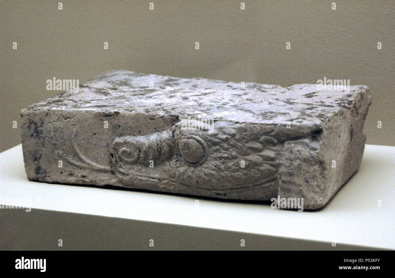 ARTE MESOPOTAMICO. Fragmento de LADRILLO de barro cocido moldeado y sin ...