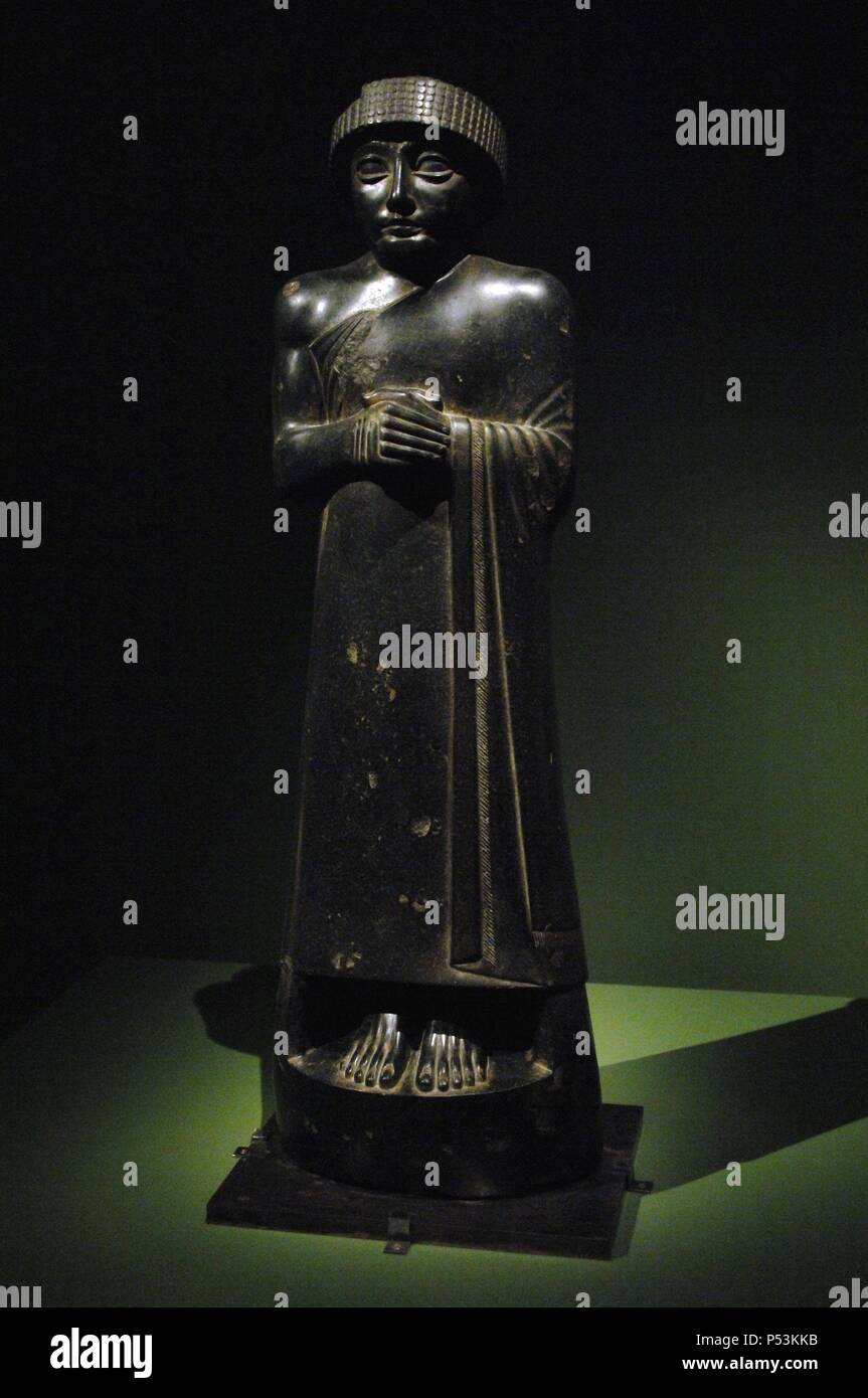 ARTE MESOPOTAMICO. PERIODO NEOSUMERIO (2125-2025 a. C.). Estatua de un ...