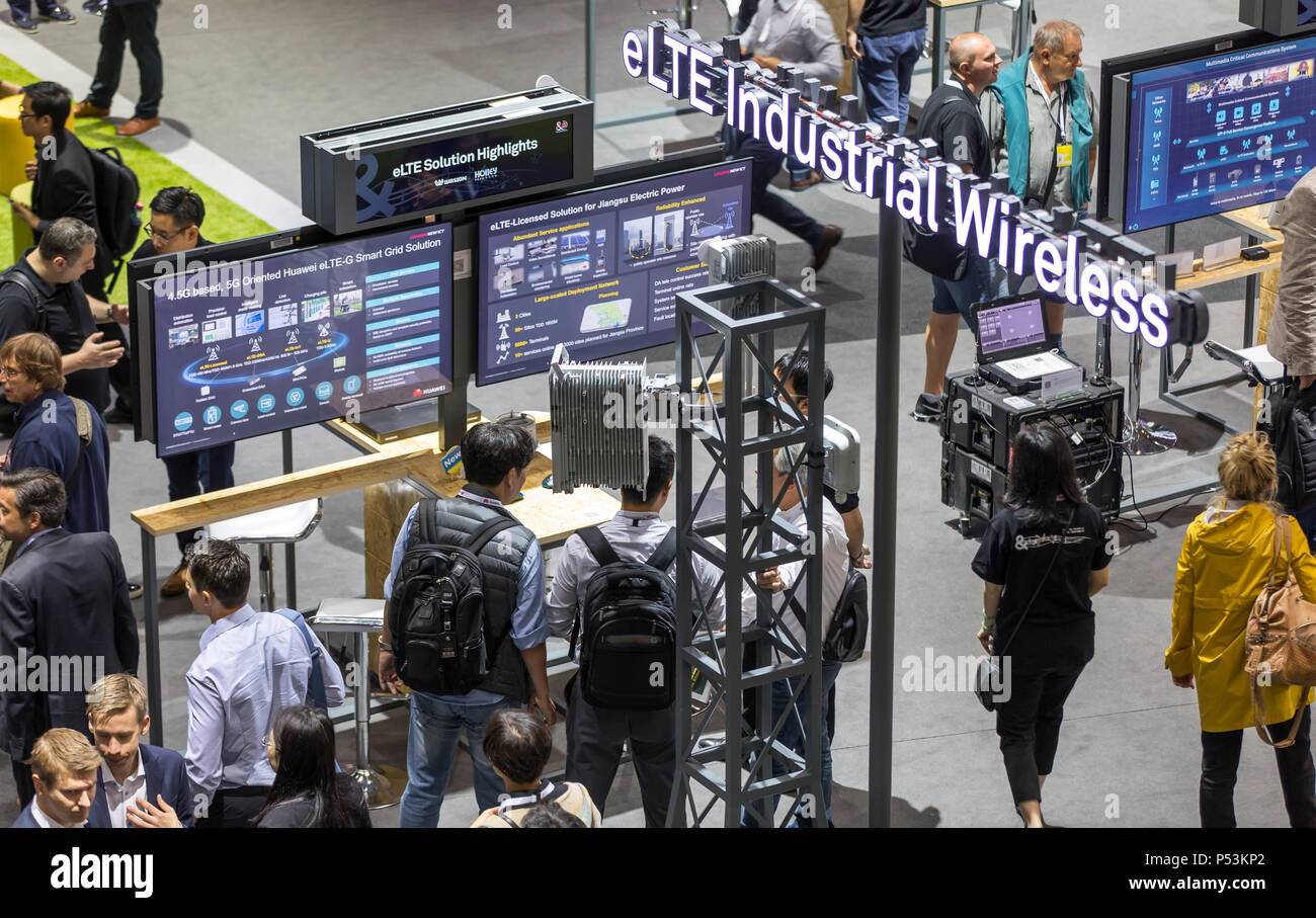 Huawei cloud hi-res stock photography and images - Alamy