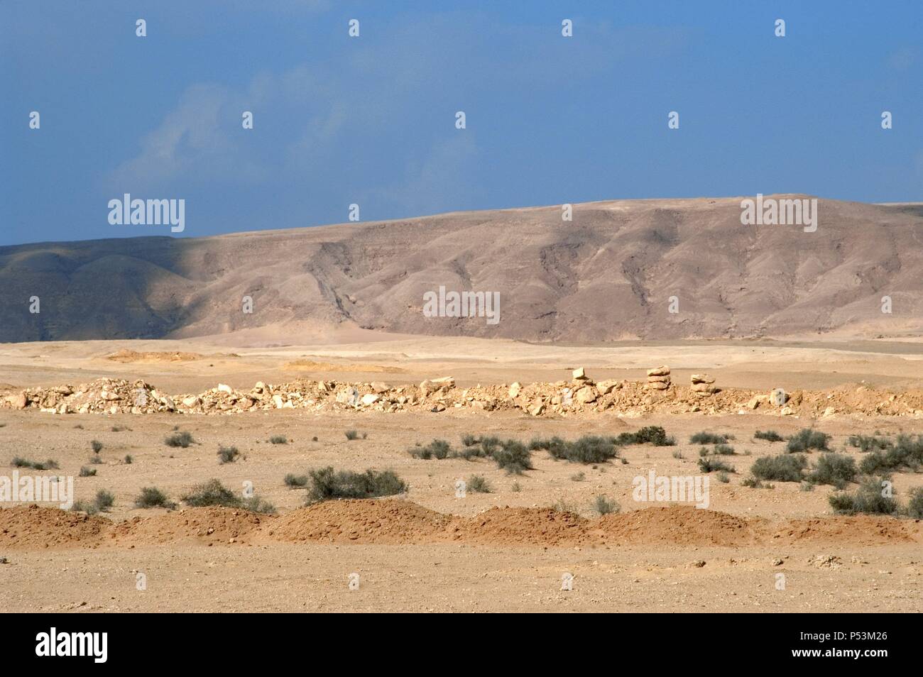 Egypt. Desert landscape between Suez and Cairo Stock Photo - Alamy