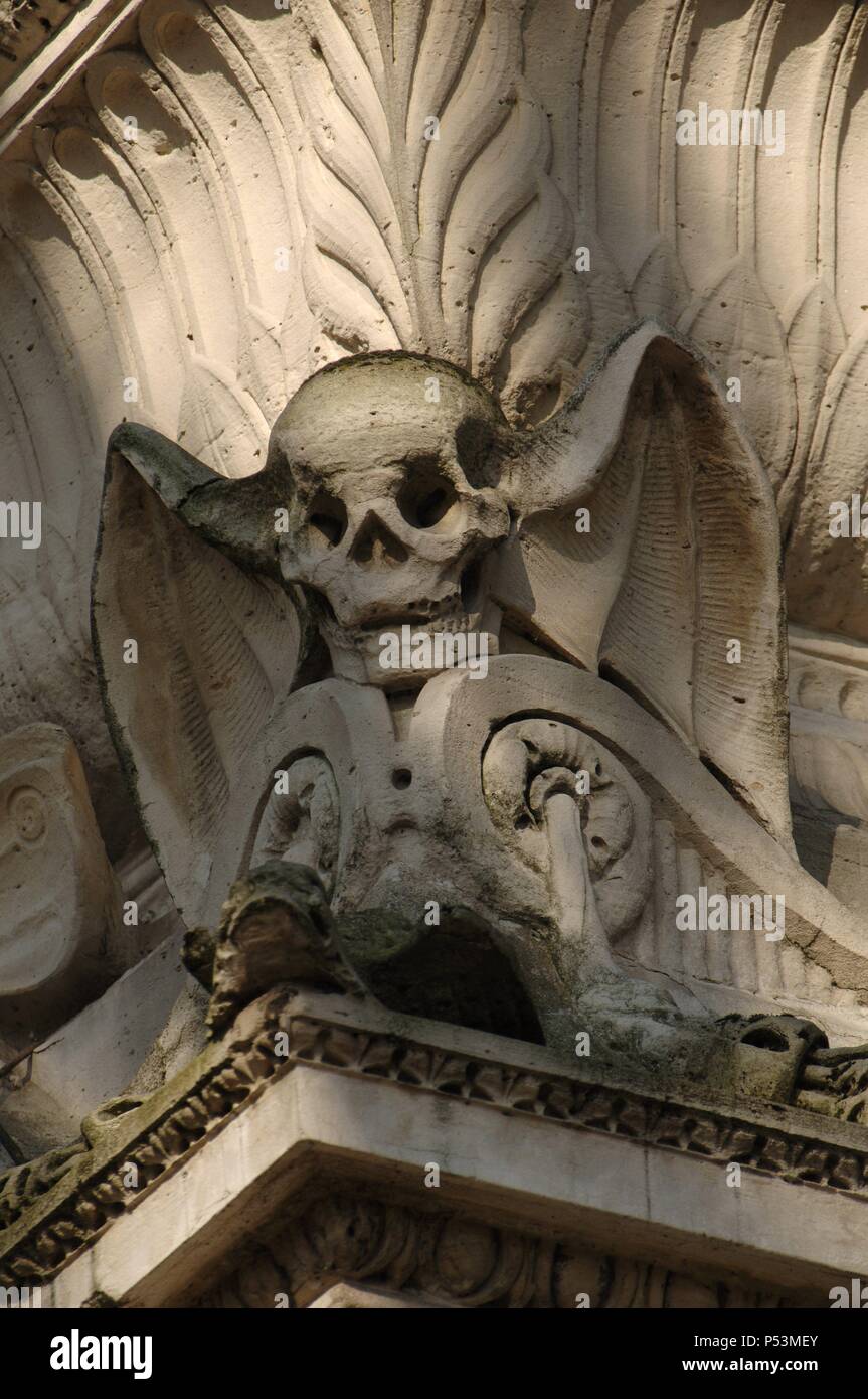 Winged skull hi-res stock photography and images - Alamy