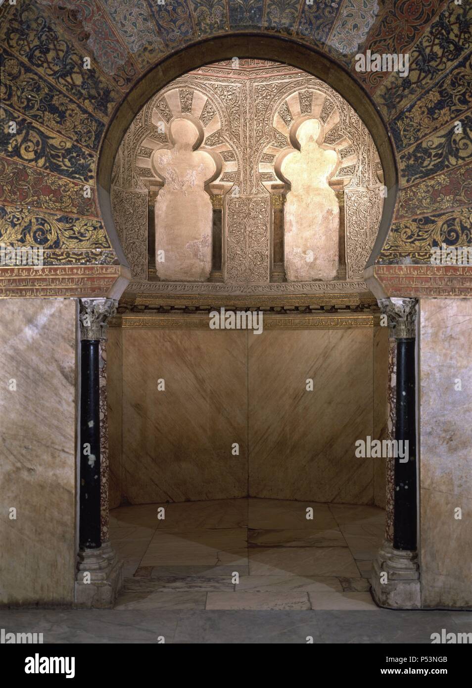 INTERIOR DEL MIHRAB - 965 - ARQUITECTURA HISPANOMUSULMANA - PERIODO ...