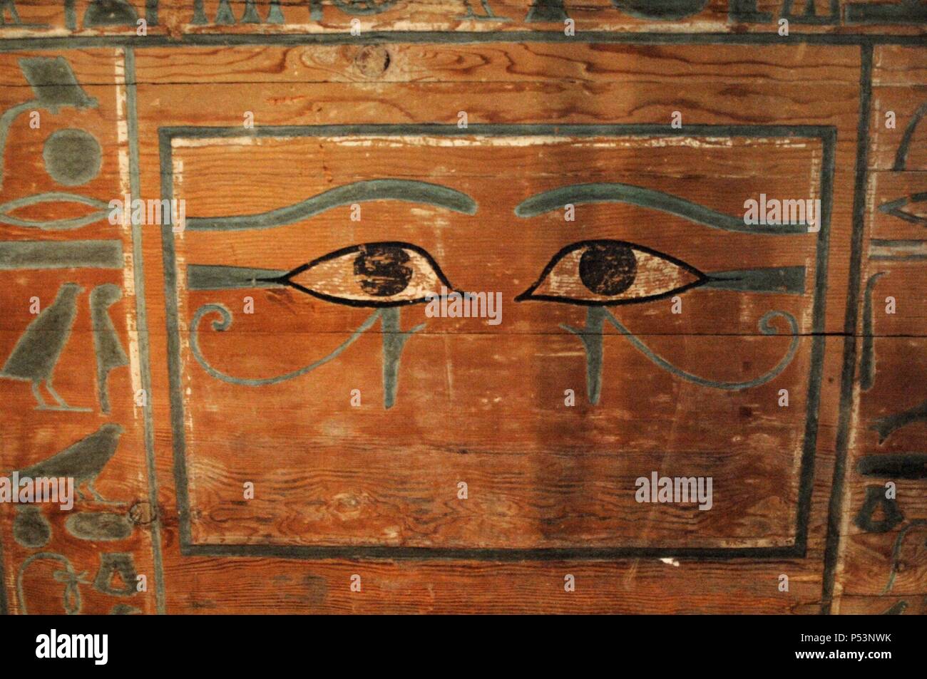Middle kingdom coffin hi-res stock photography and images - Alamy