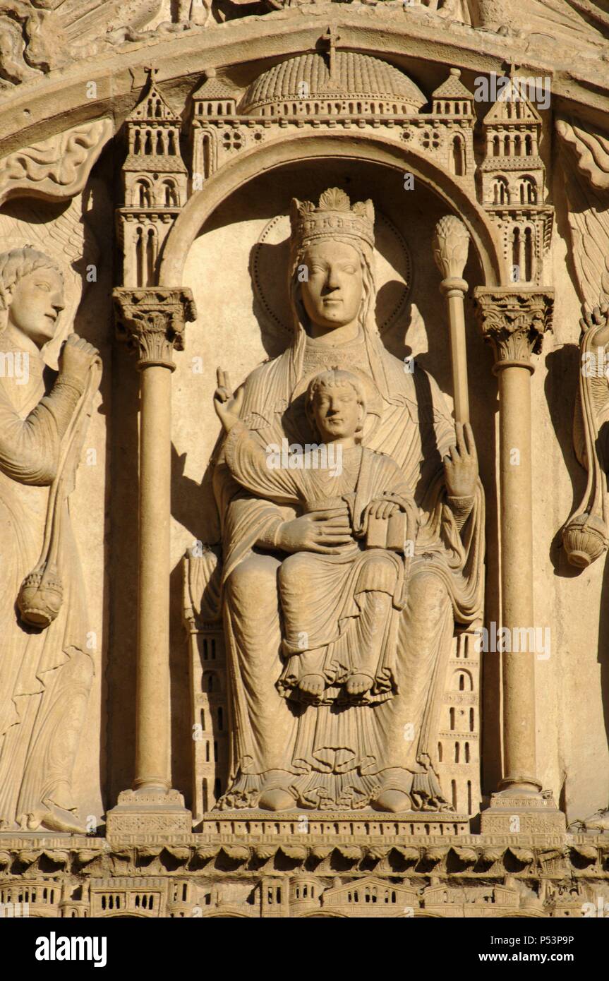 Throne gotico hi-res stock photography and images - Alamy