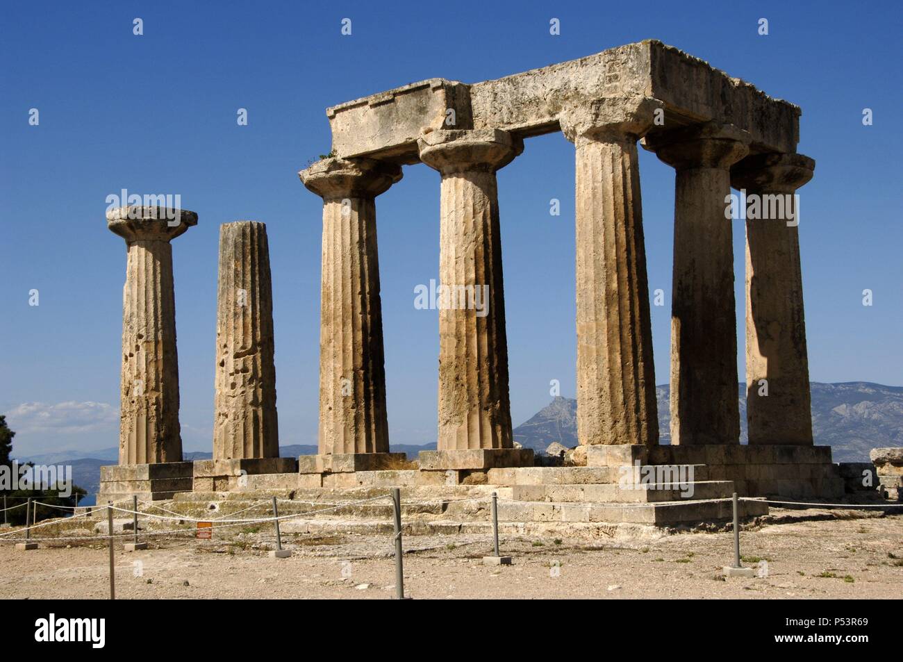 ARTE GRIEGO. GRECIA. RUINAS DE CORINTO. Vista del TEMPLO DE APOLO ...