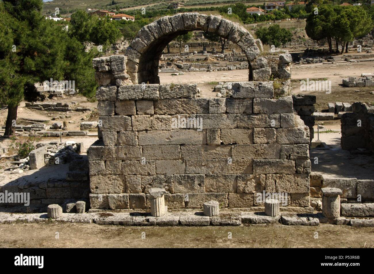 ARTE GRIEGO. GRECIA. RUINAS DE CORINTO. Detalle de un ARCO. Provincia ...