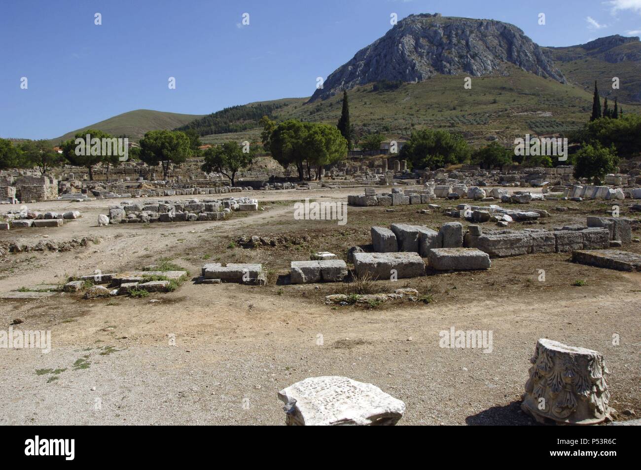 ARTE GRIEGO. GRECIA. RUINAS DE CORINTO. Vista general del yacimiento ...