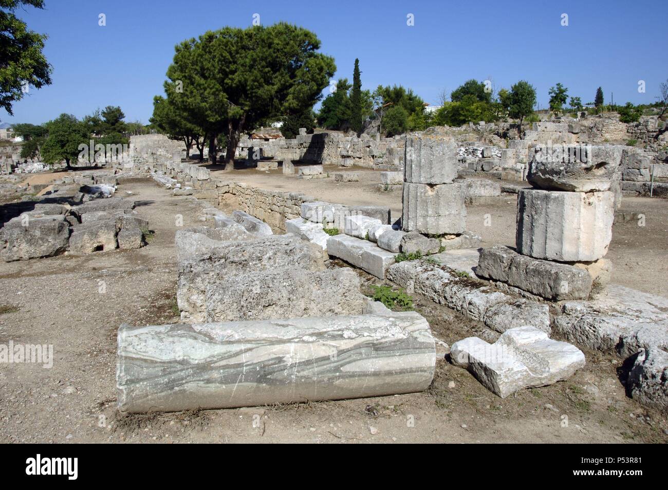 ARTE GRIEGO. GRECIA. RUINAS DE CORINTO. Detalle de las ruinas del ...