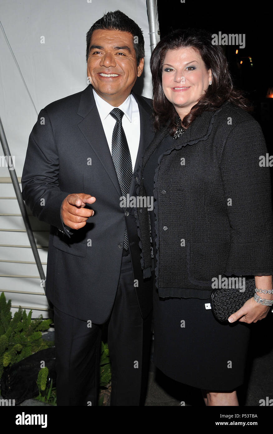 George lopez with wife hi-res stock photography and images - Alamy
