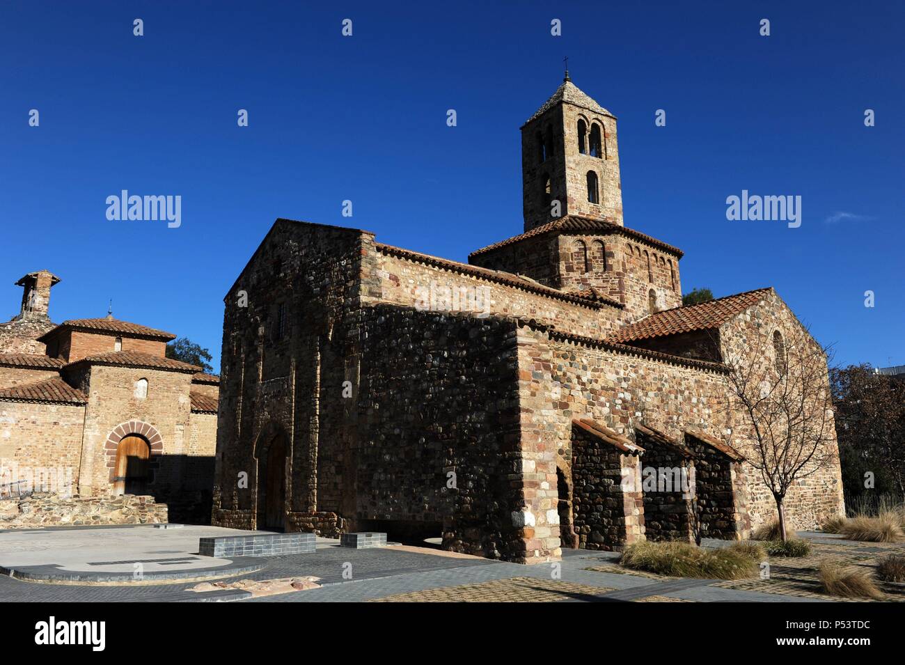 Lombard arches hi-res stock photography and images - Alamy