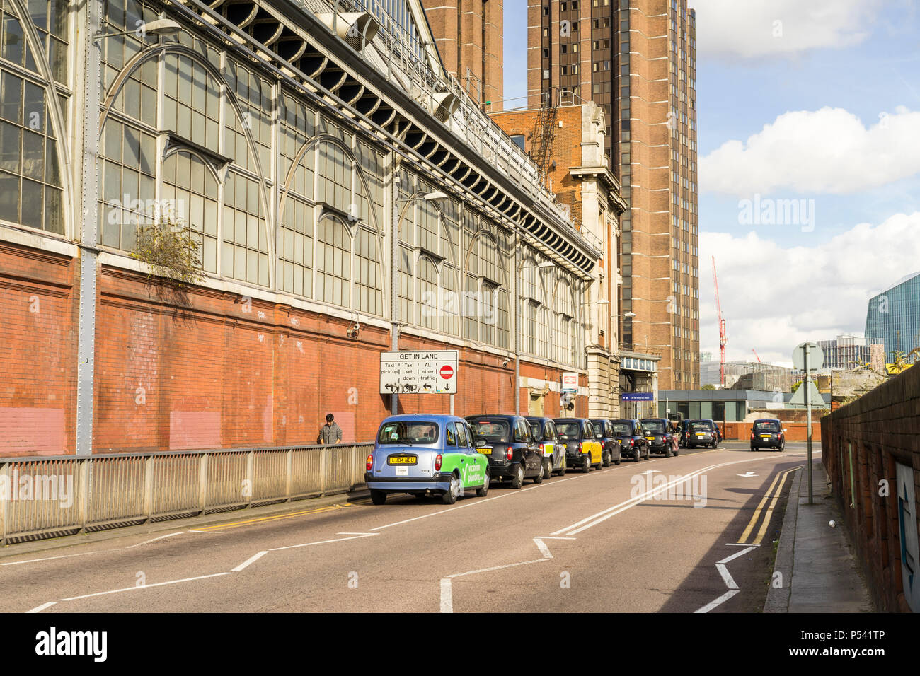 Row of nice cars hi-res stock photography and images - Alamy