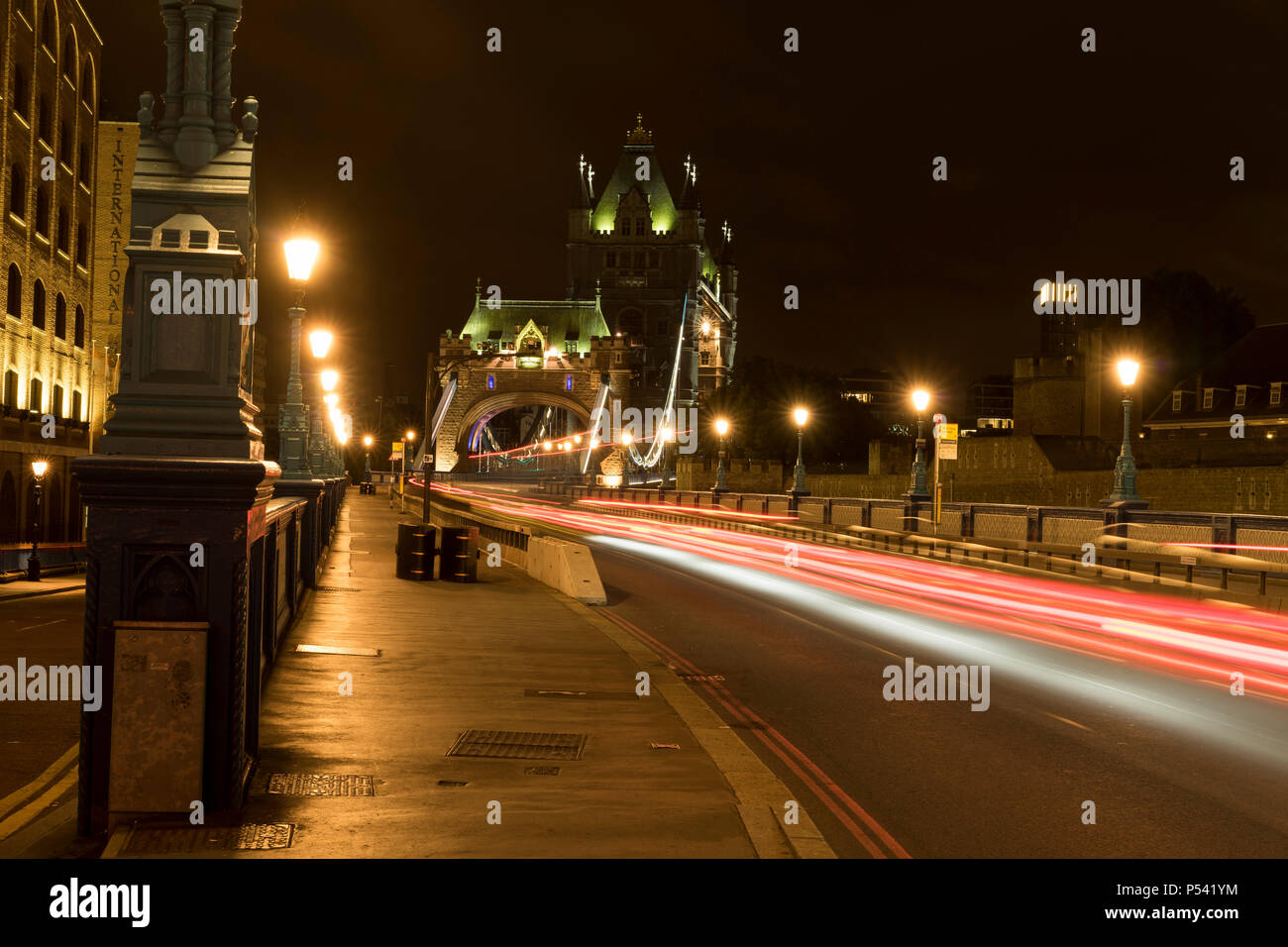 Tower Bridge London Great Britain, Beautiful night photo of the bridge ...