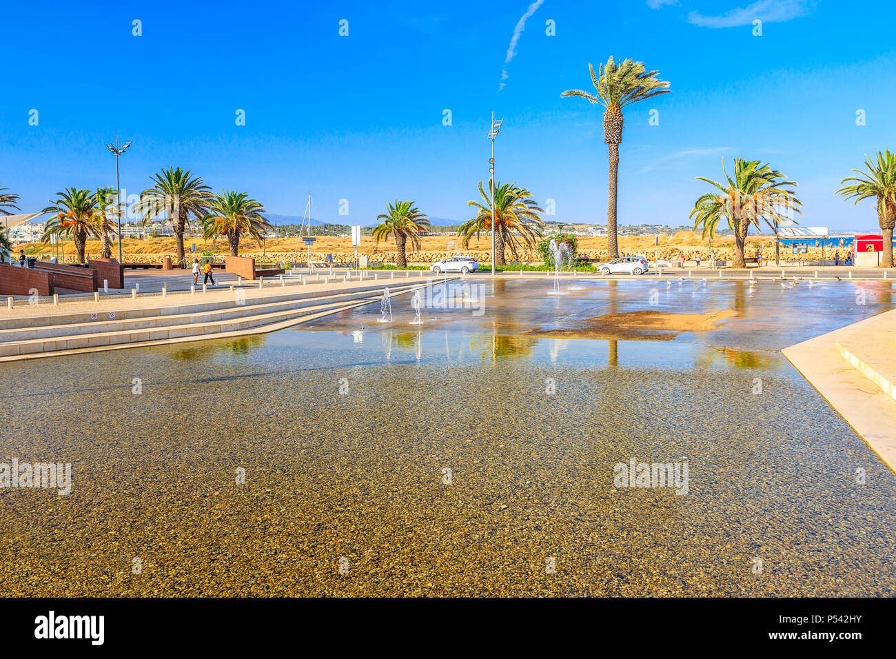 Fountains in town square hi-res stock photography and images - Alamy