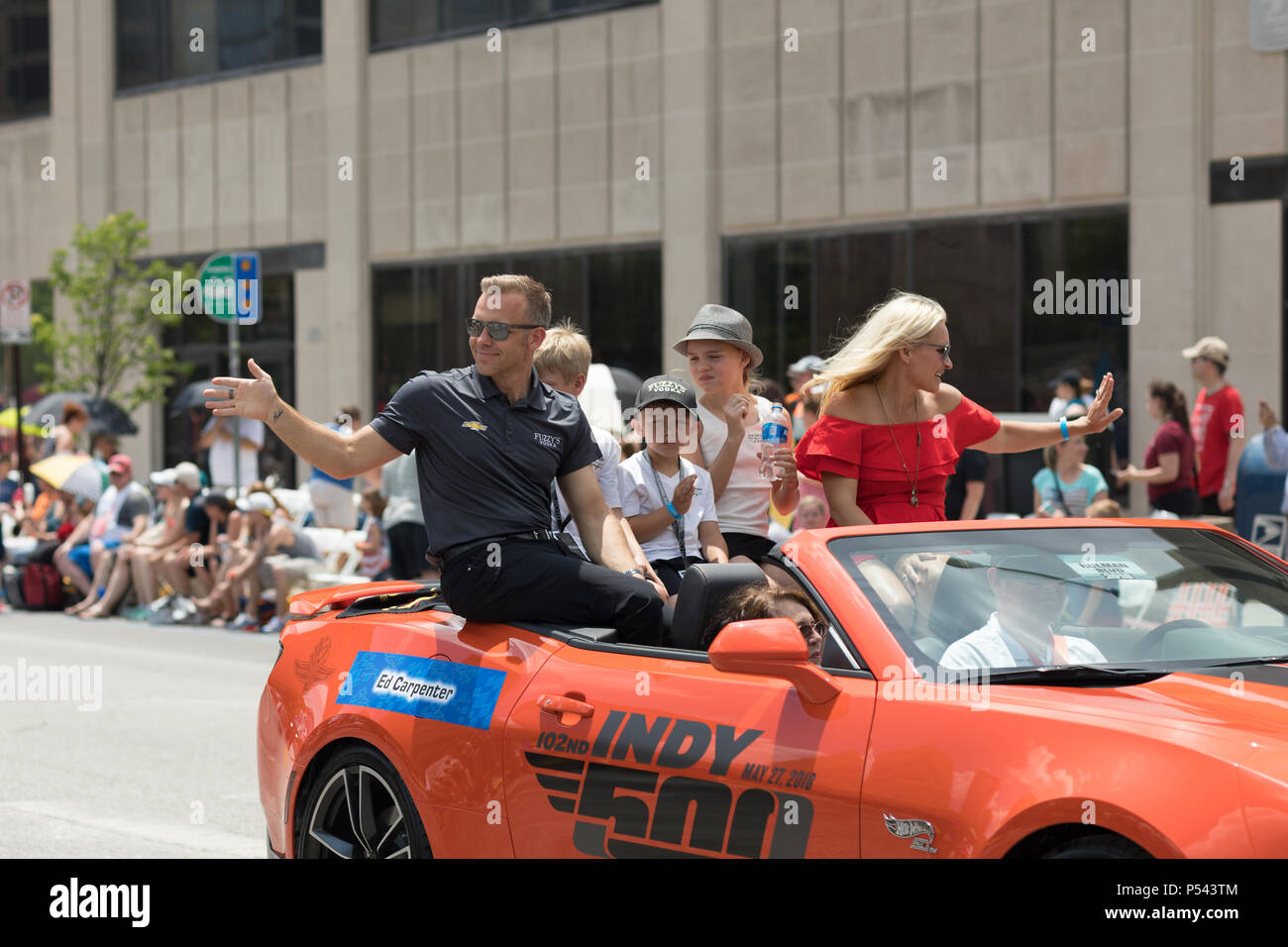 Family sports day race hi-res stock photography and images - Alamy