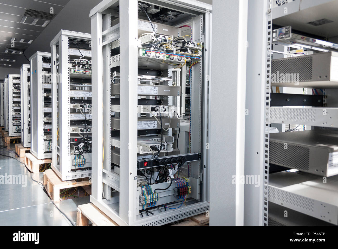 Servers Farm in a Data center Stock Photo - Alamy