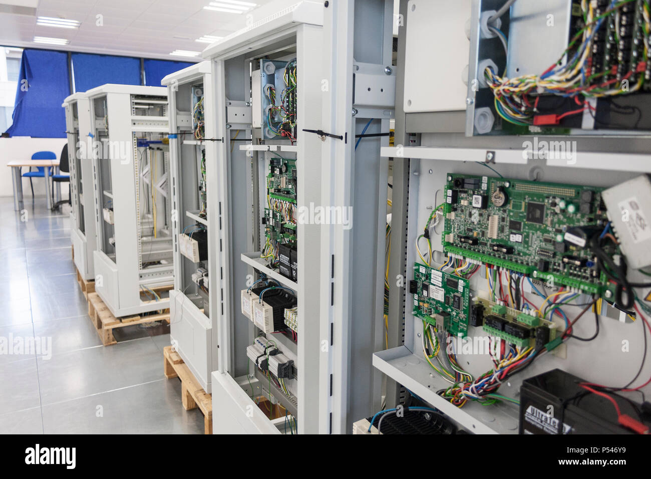 Servers Farm in a Data center Stock Photo - Alamy