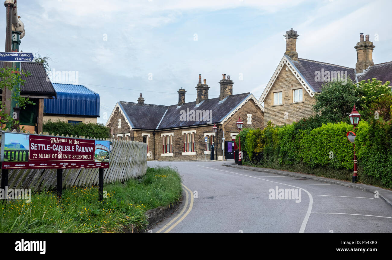 Settle Train Station Stock Photo - Alamy