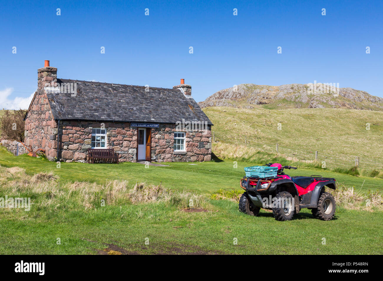 Iona gallery and pottery hi-res stock photography and images - Alamy