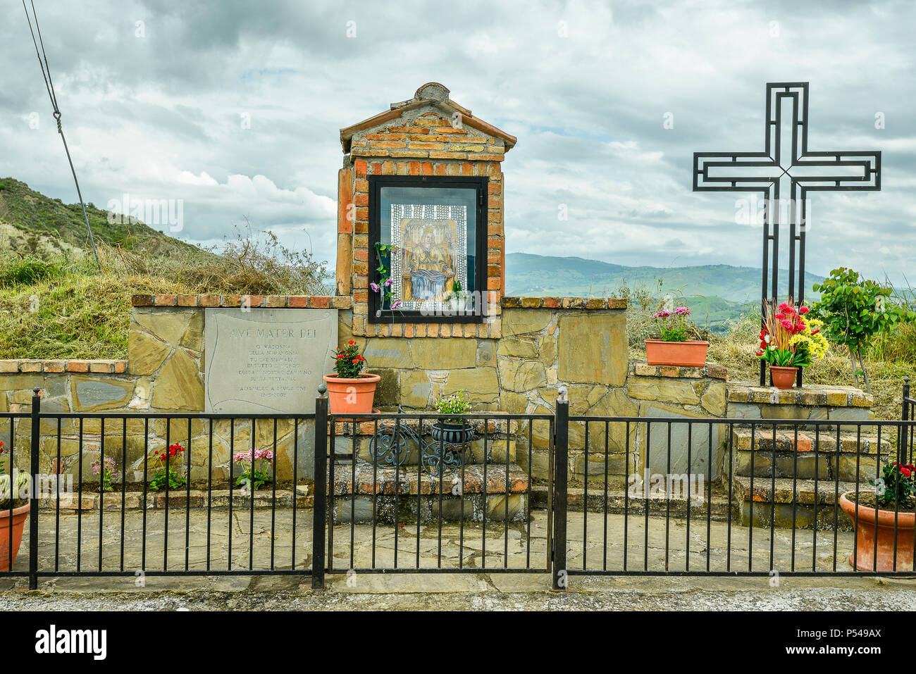 Hills and ravines and meadows hi-res stock photography and images - Alamy