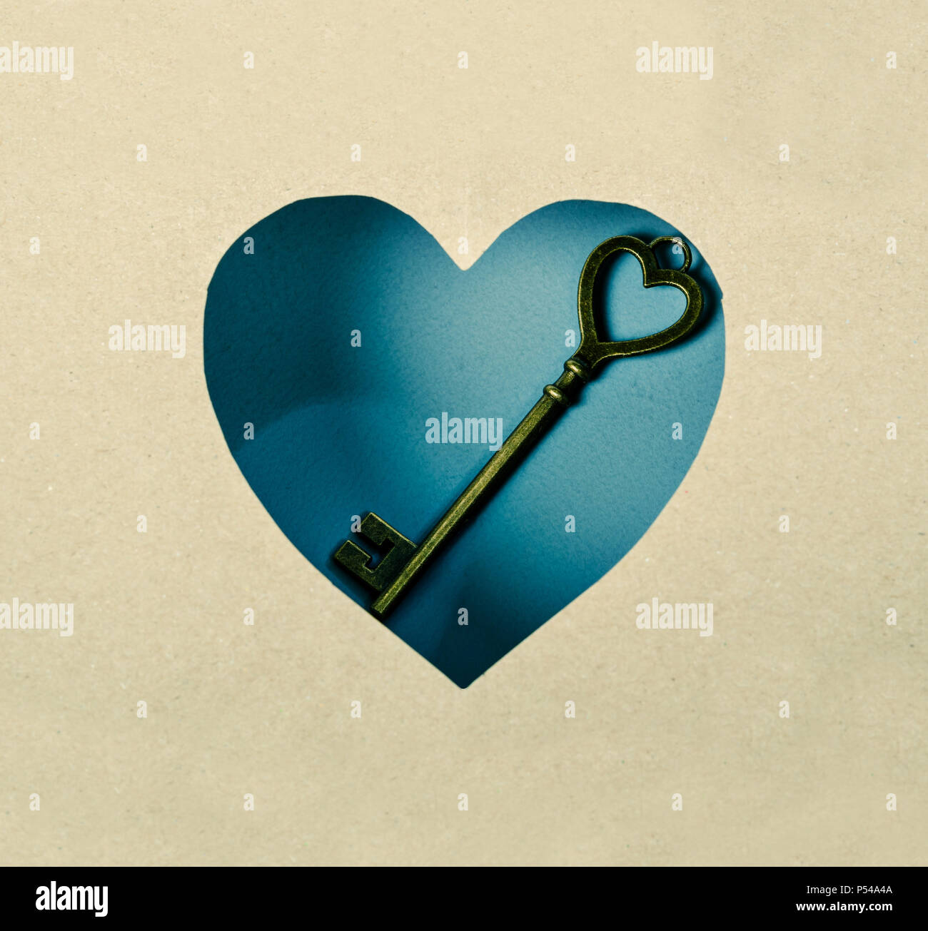 Heart paper background hi-res stock photography and images - Alamy