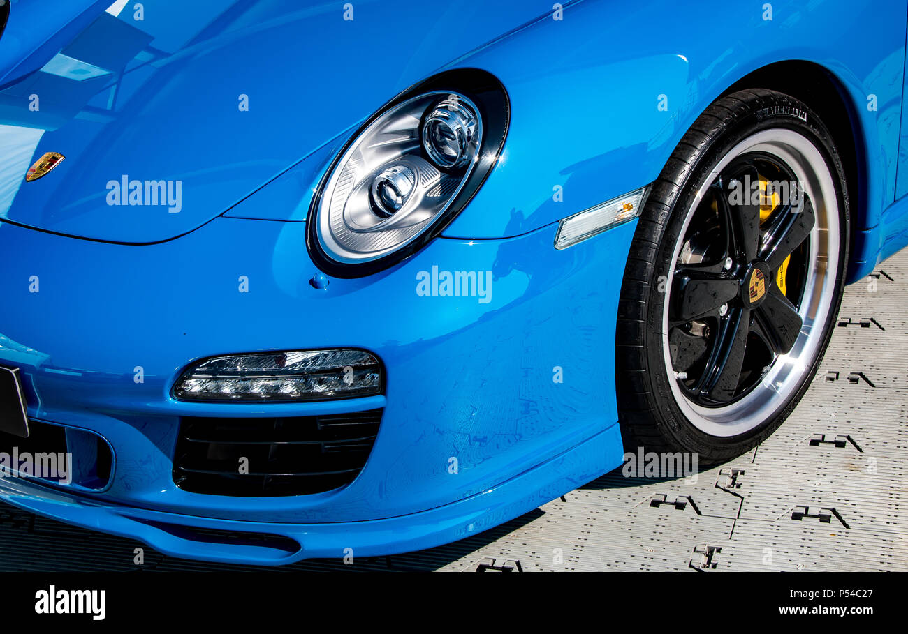 Modern Porsche 911 Speedster Stock Photo - Alamy